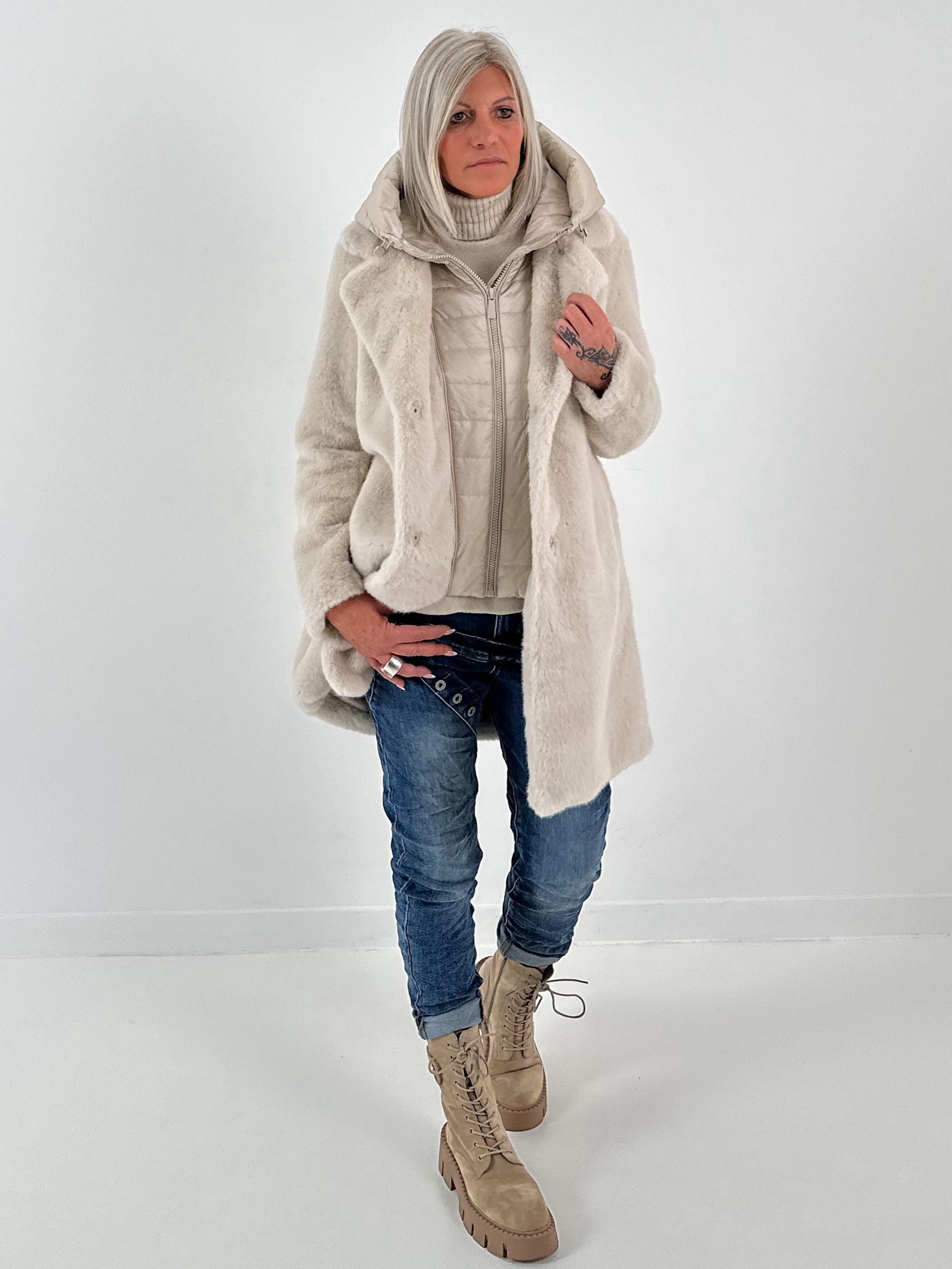 Fur coat 2-in-1 look model "Noble Motion" - beige – Stil-Echt-Online GmbH